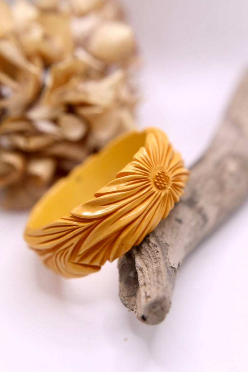 Bakelite jewellery - The Allure of Bakelite Jewellery: A Collector’s G ...